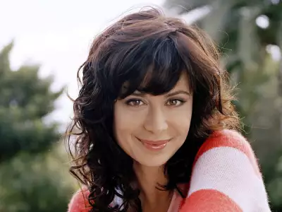 Catherine Bell: The Enduring Beauty and Talent of Hollywood | Wallpapers