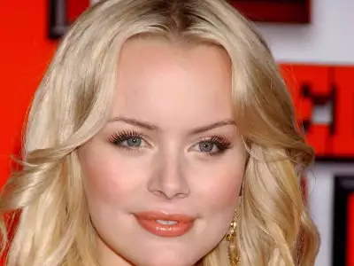 Actress Helena Mattsson Wallpaper