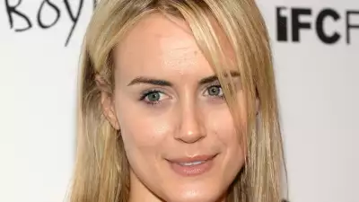 Taylor Schilling 22 Wallpaper